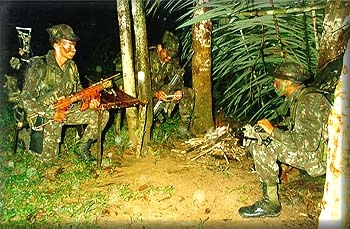 Army Mobilizes to Defend Balbina Dam - International Rivers Resource Hub